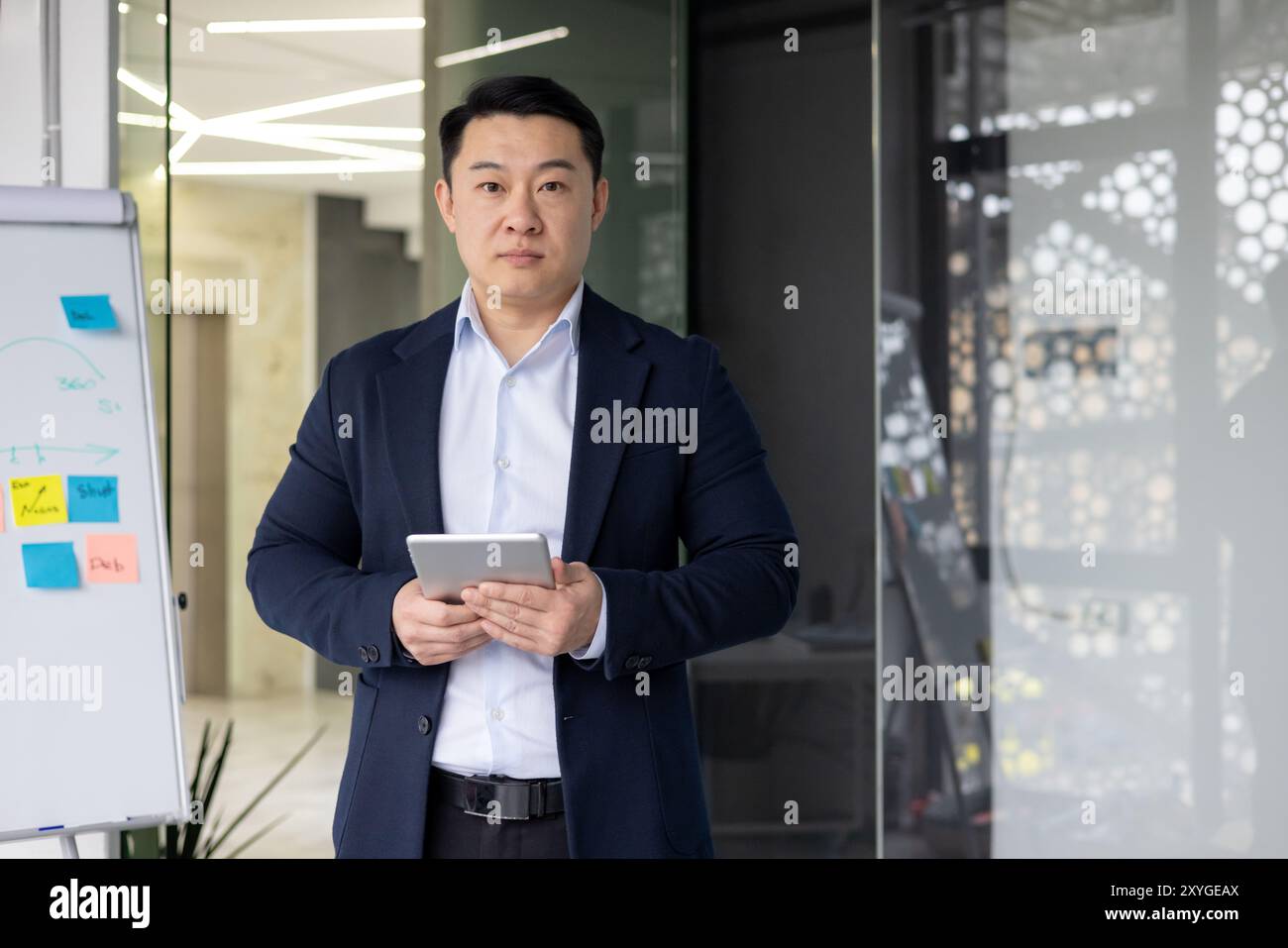 Serious business team flip hi-res stock photography and images - Alamy