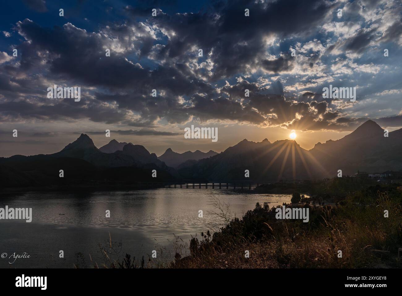 Wildlife sunsets, twilights and night skies with the Milky Way in Riaño ...