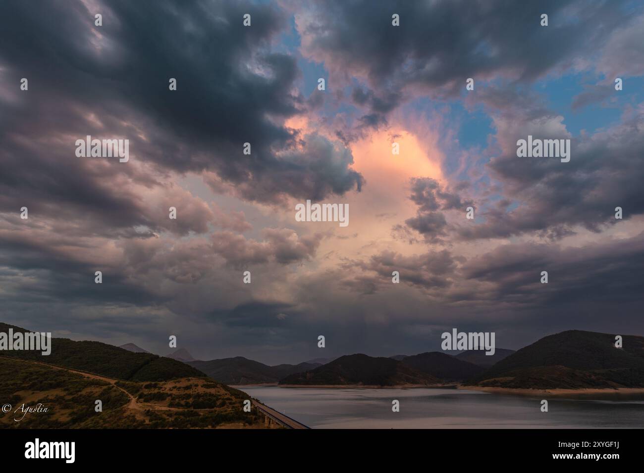 Wildlife sunsets, twilights and night skies with the Milky Way in Riaño ...