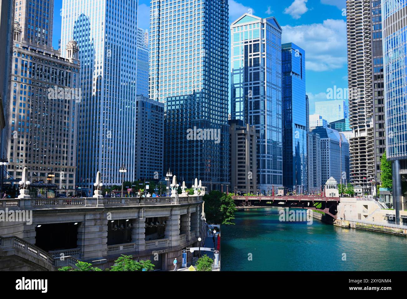 Street Name signs on the bridges over the Chicago River Stock Photo - Alamy