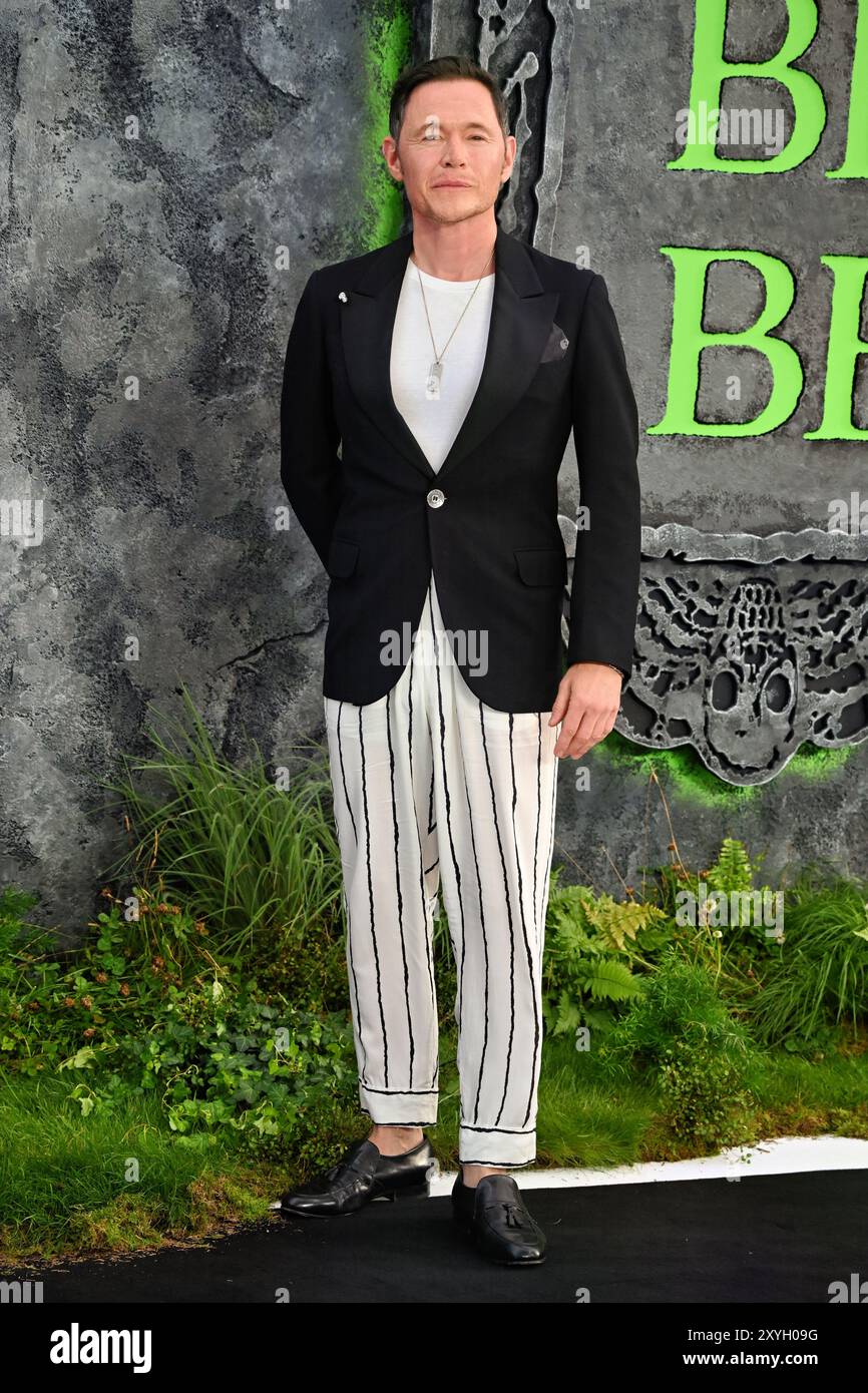 Actress winona ryder scott mackinlay hi-res stock photography and ...