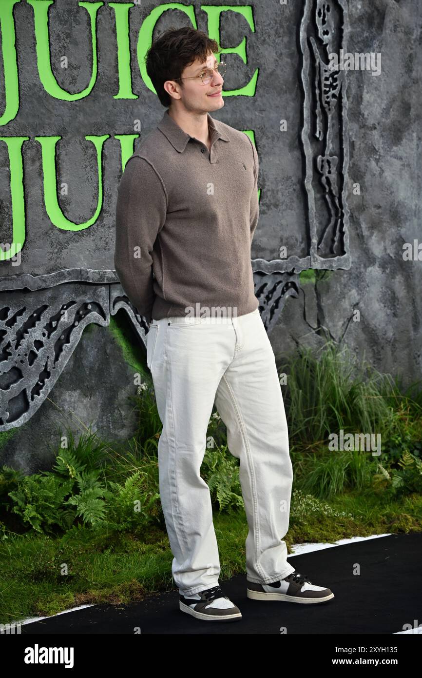 Actress winona ryder scott mackinlay hi-res stock photography and ...