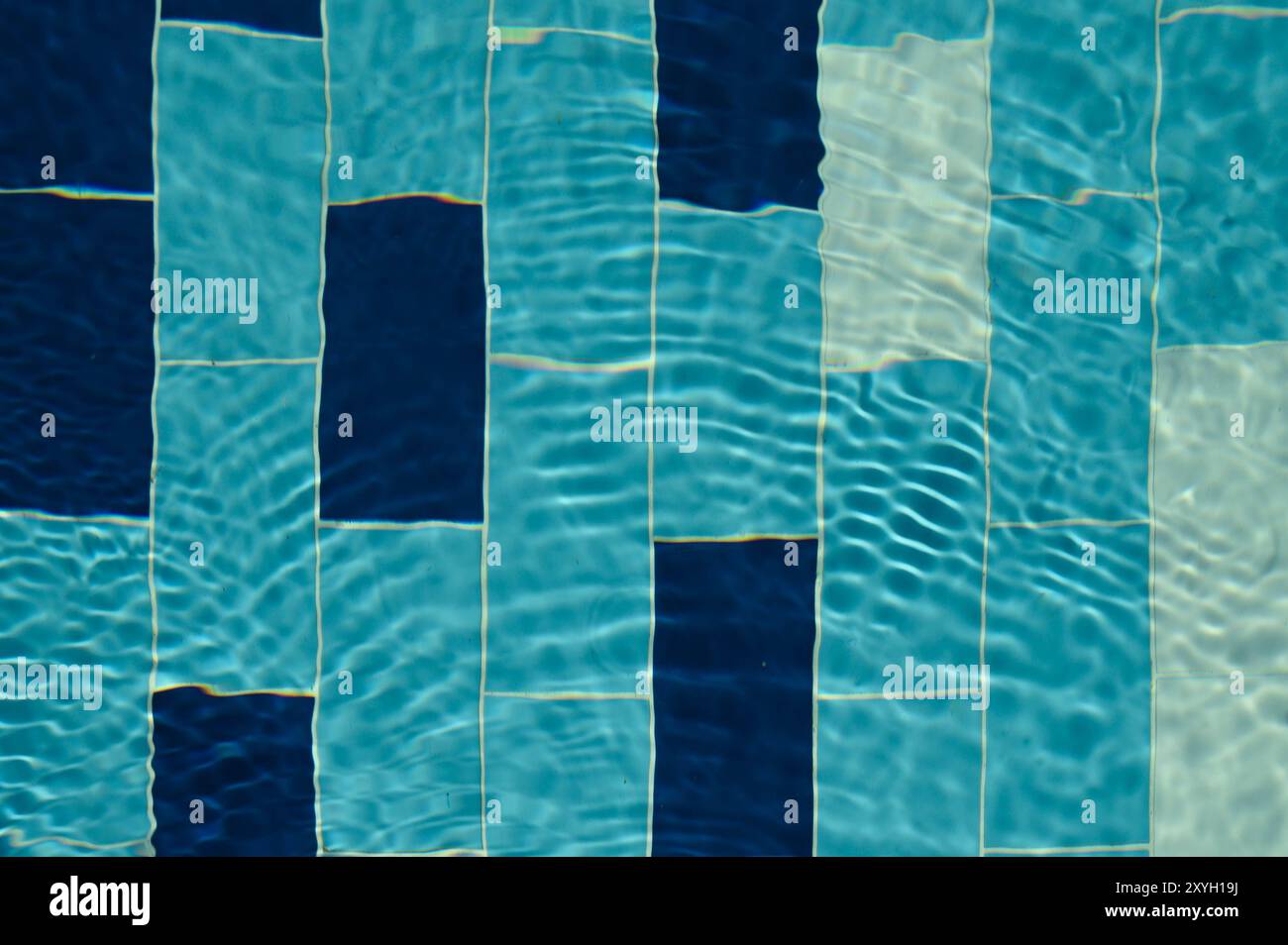 Swimming pool splash overhead hi-res stock photography and images - Alamy
