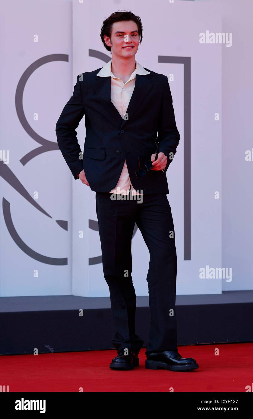 Venice, Italien. 29th Aug, 2024. Louis Partridge attends the premiere ...