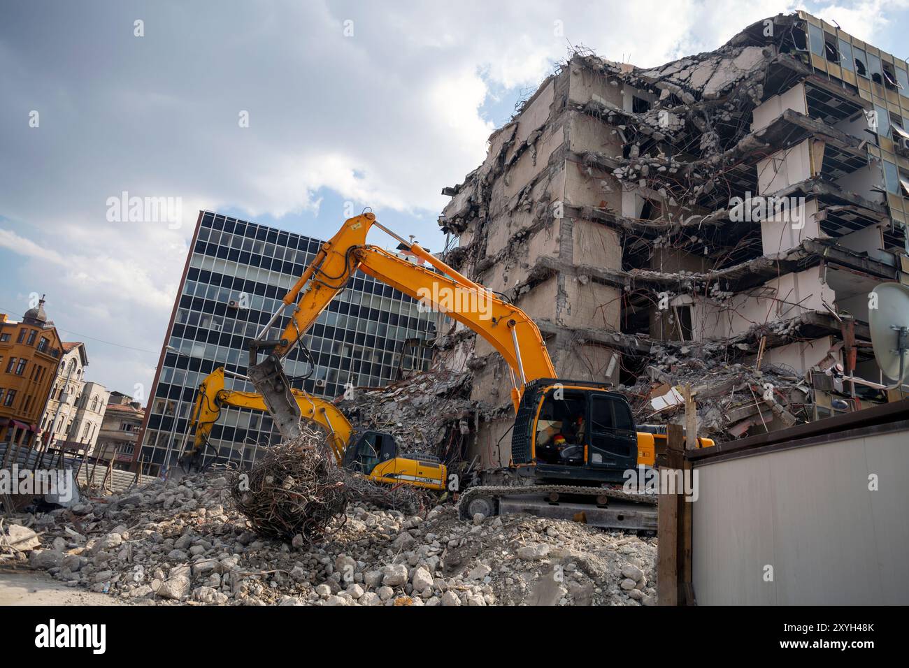 Partially demolished area hi-res stock photography and images - Alamy