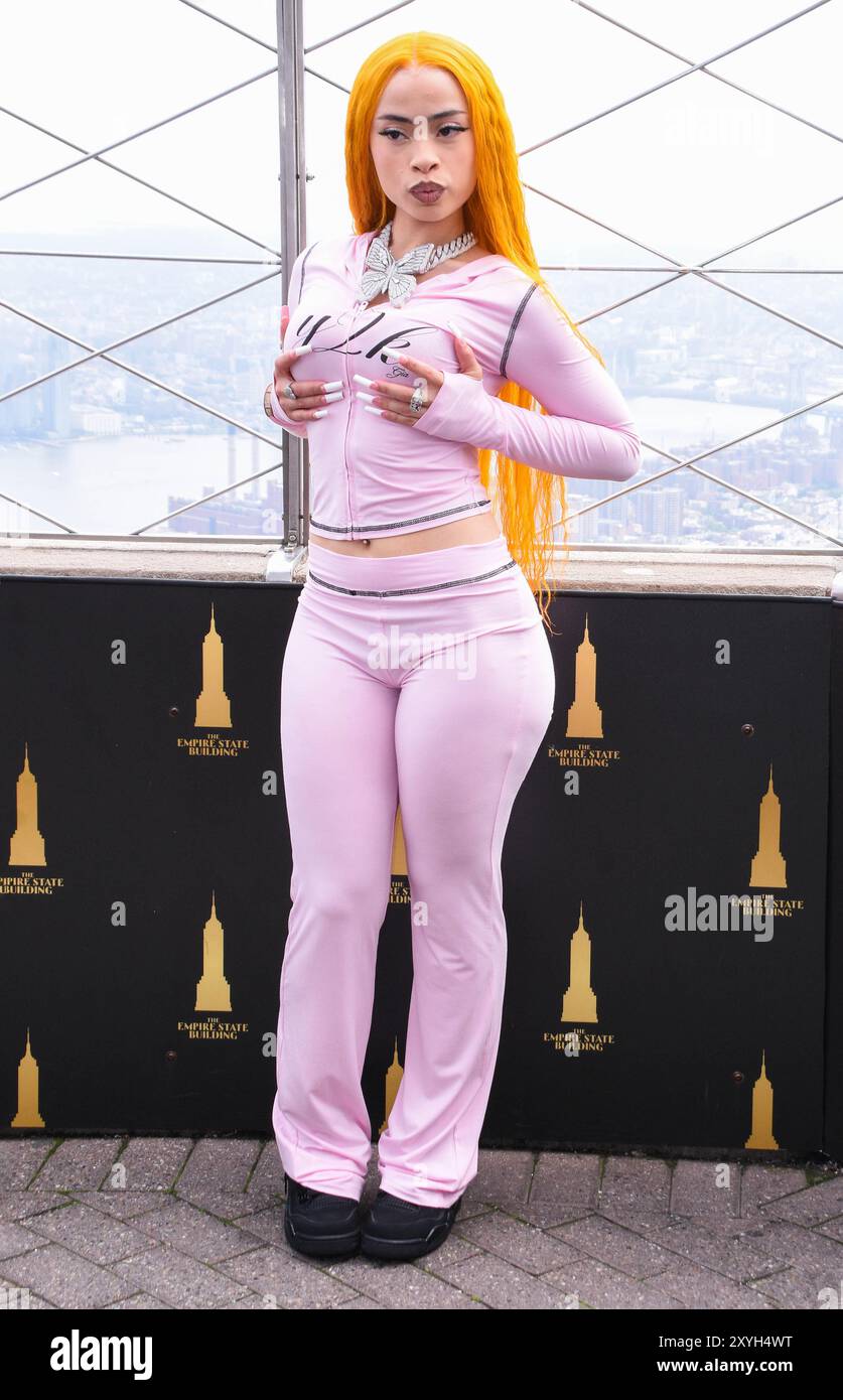 Ice Spice visits the Empire State Building in New York City, USA ...