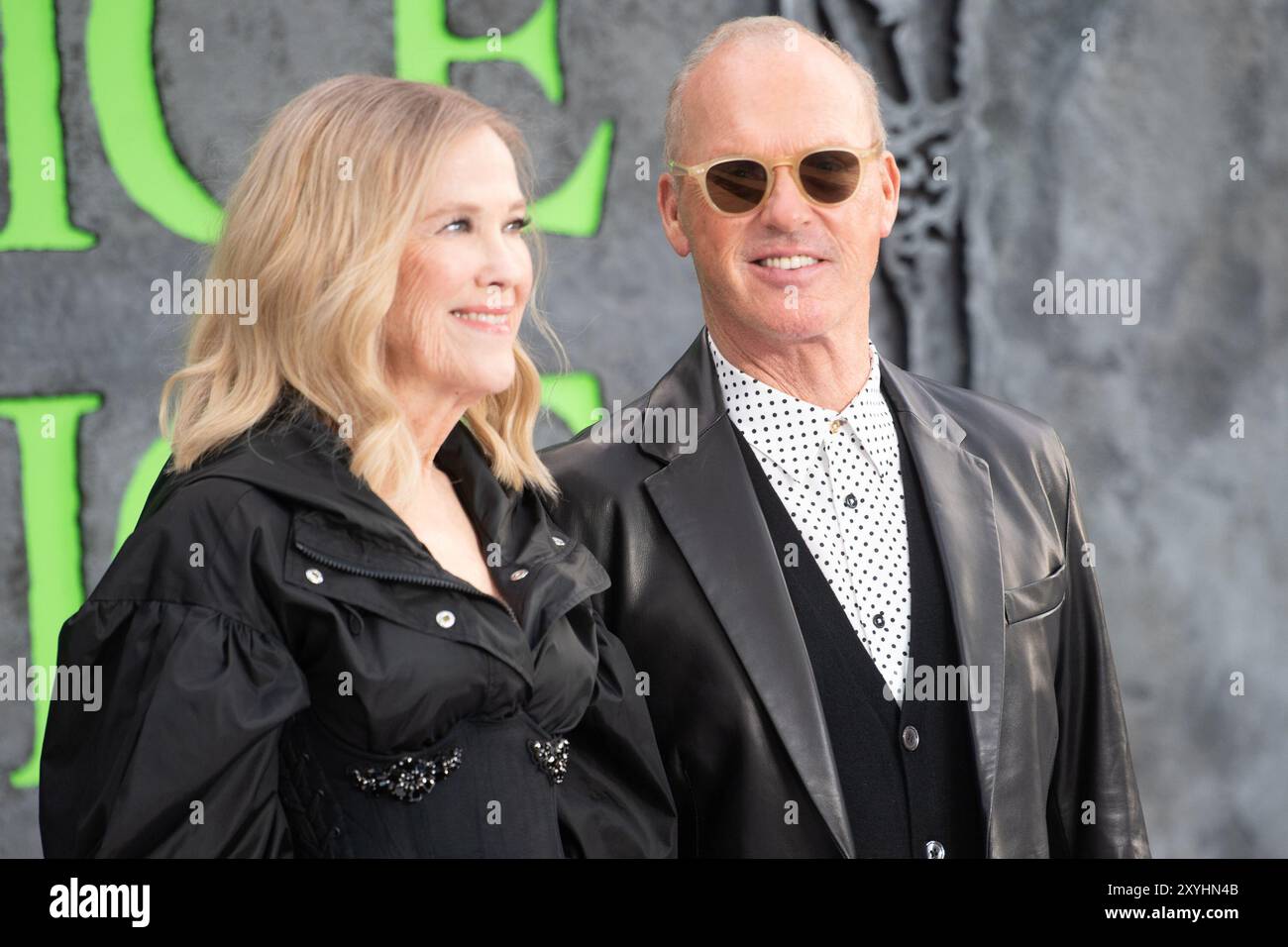 Cast members catherine ohara and michael keaton hi-res stock ...
