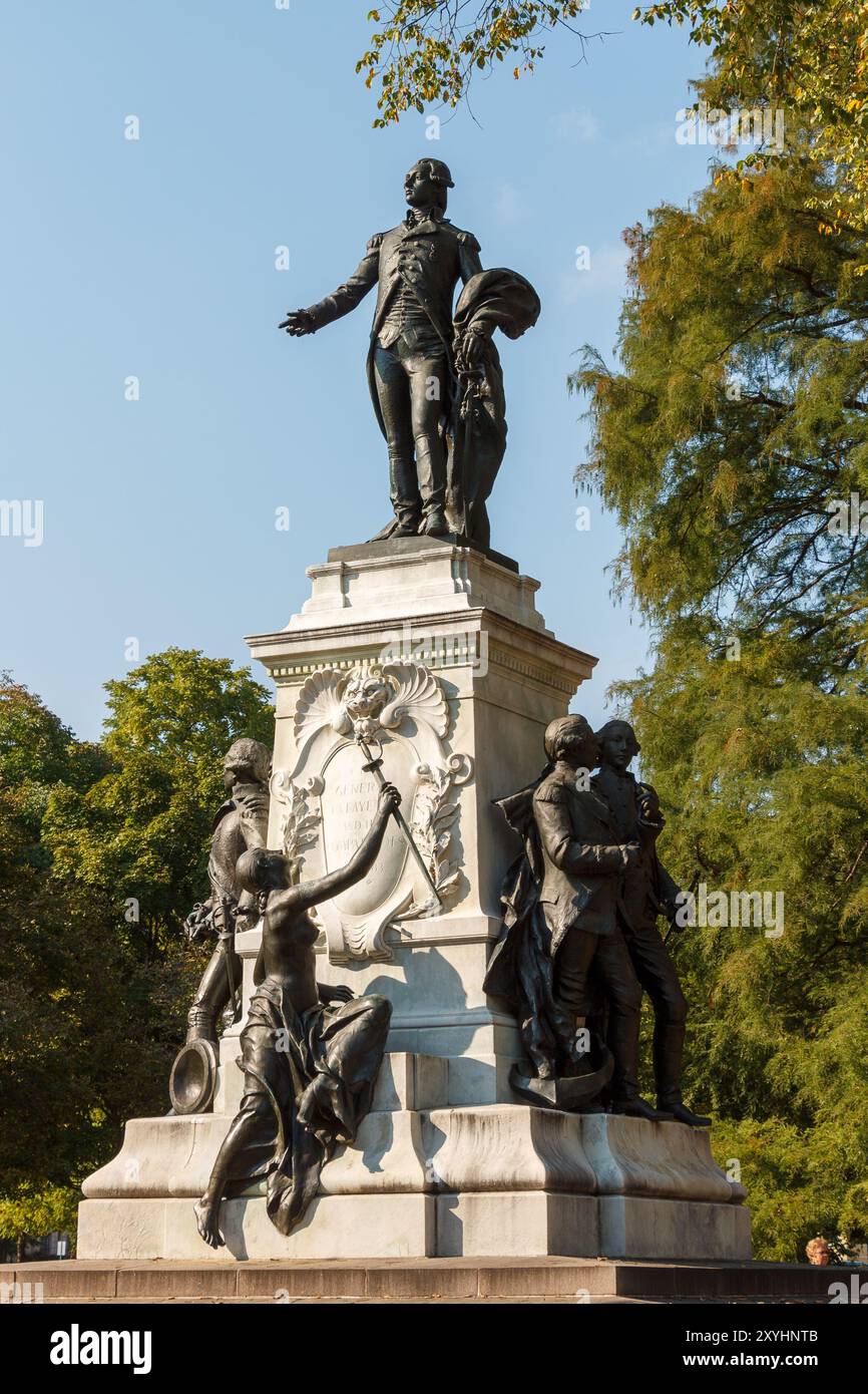General lafayette sculpture hi-res stock photography and images - Alamy