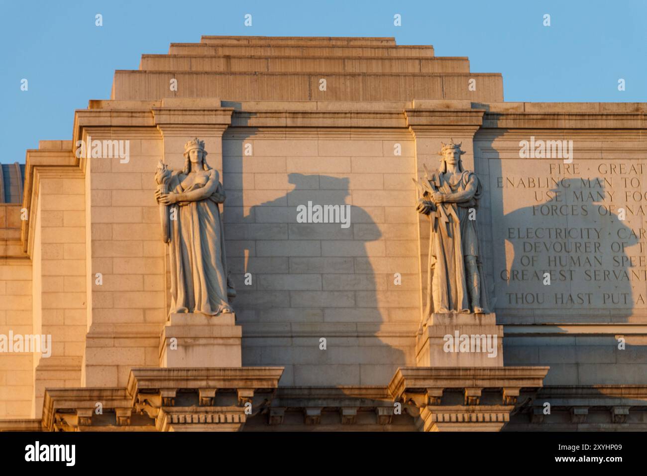 Union station facade monument hi-res stock photography and images - Alamy