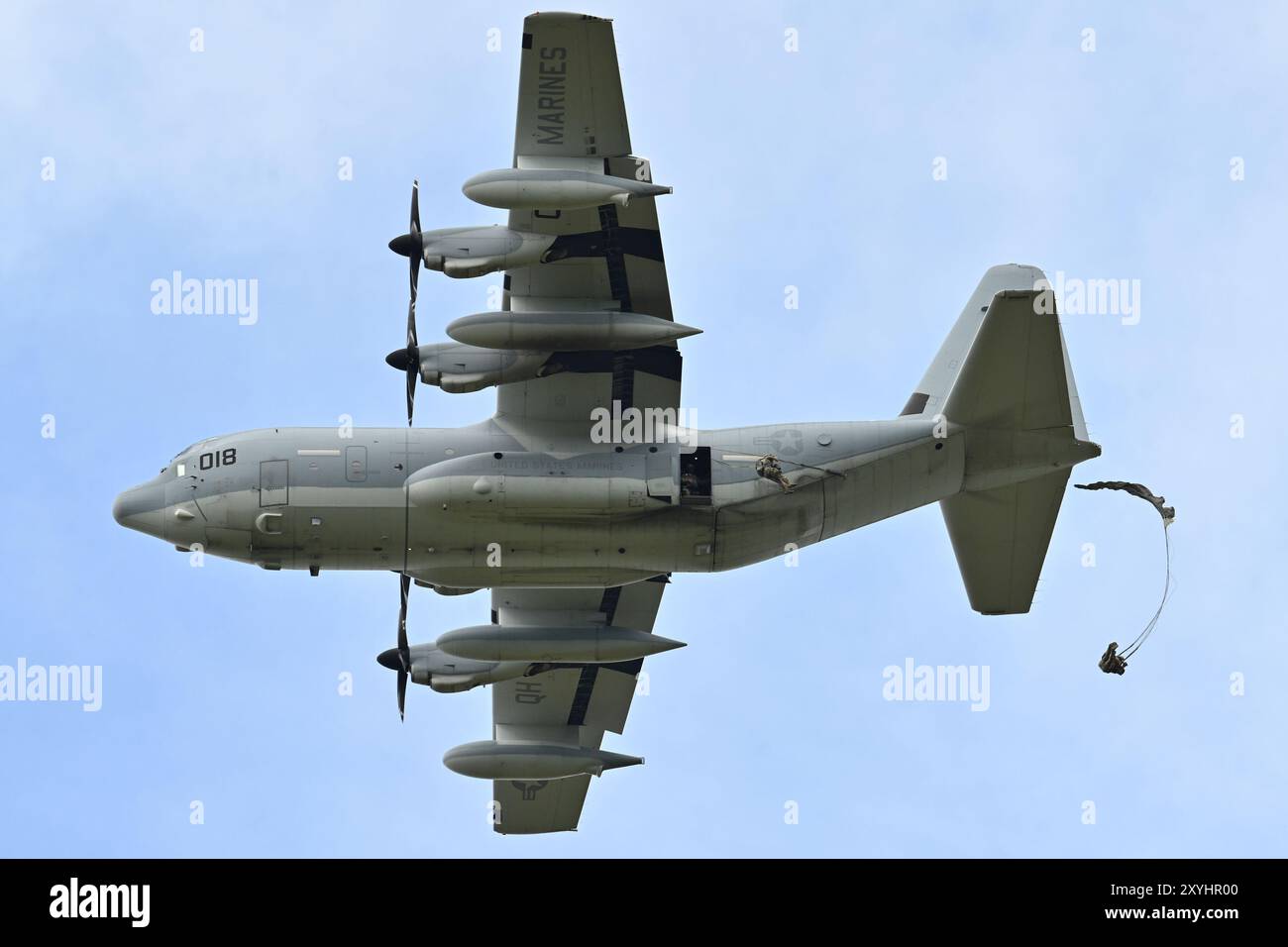 Spartan paratroopers from the 2nd Infantry Brigade Combat Team ...