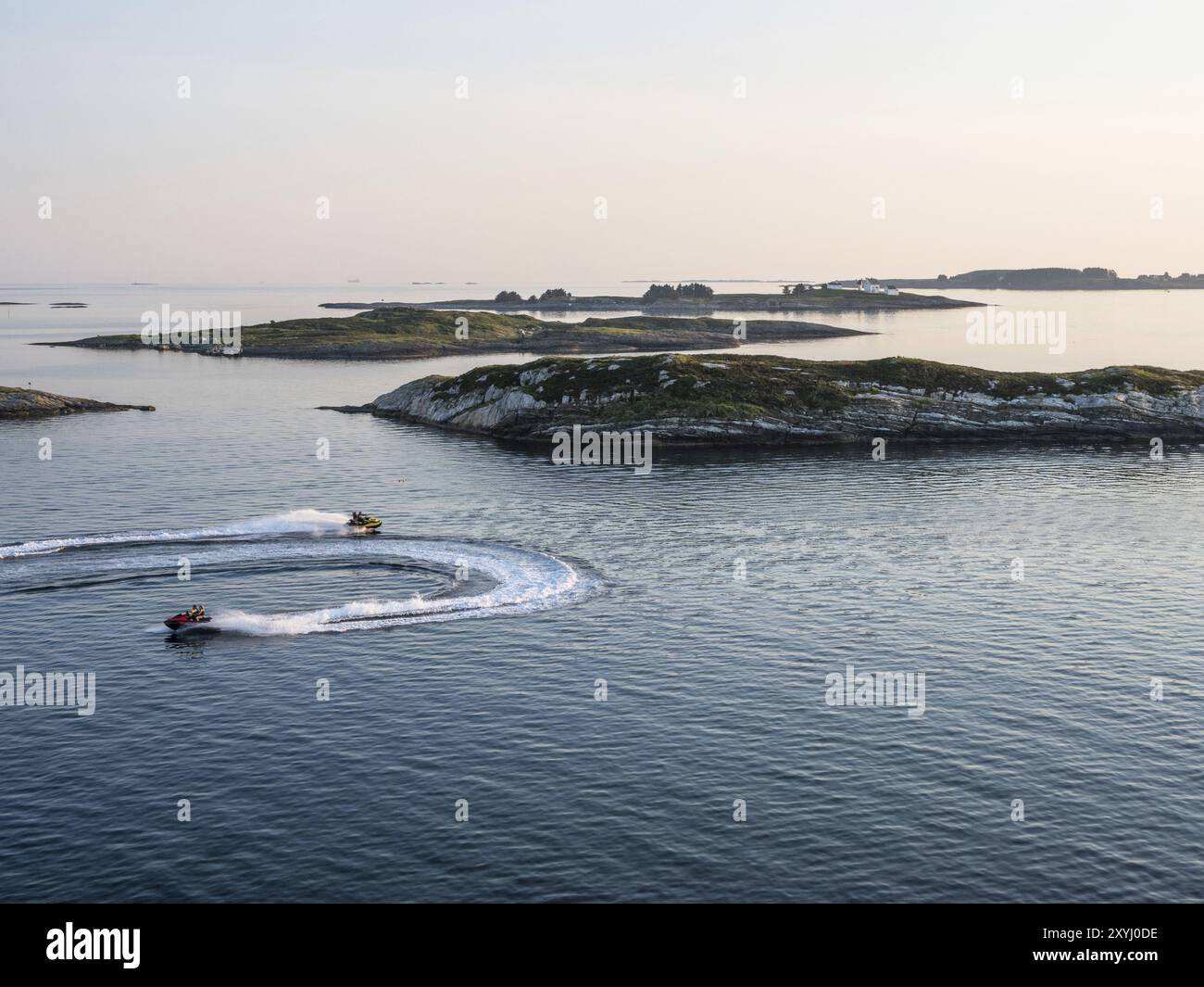 Two jet skis hi-res stock photography and images - Alamy