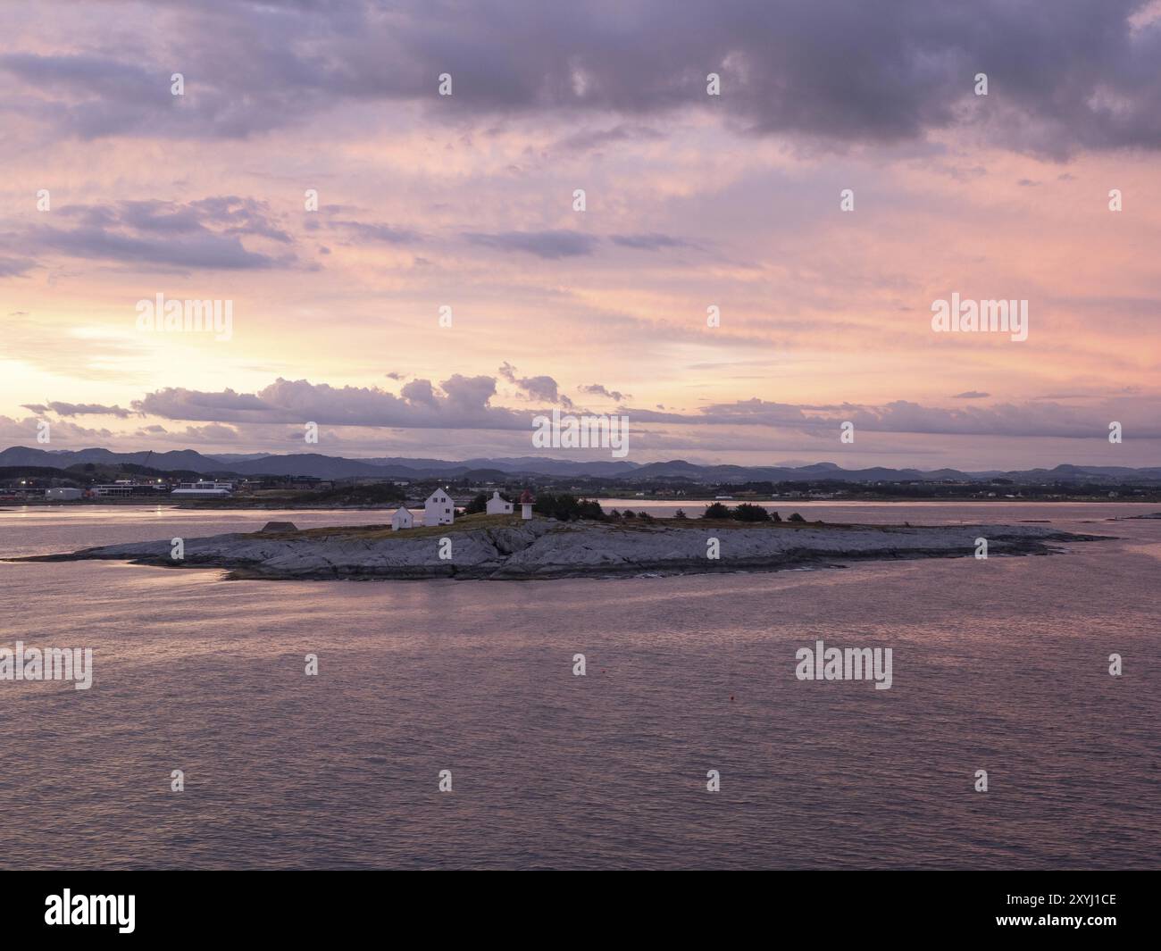 Norwegian archipelago coast with lighthouse on a small island Stock ...