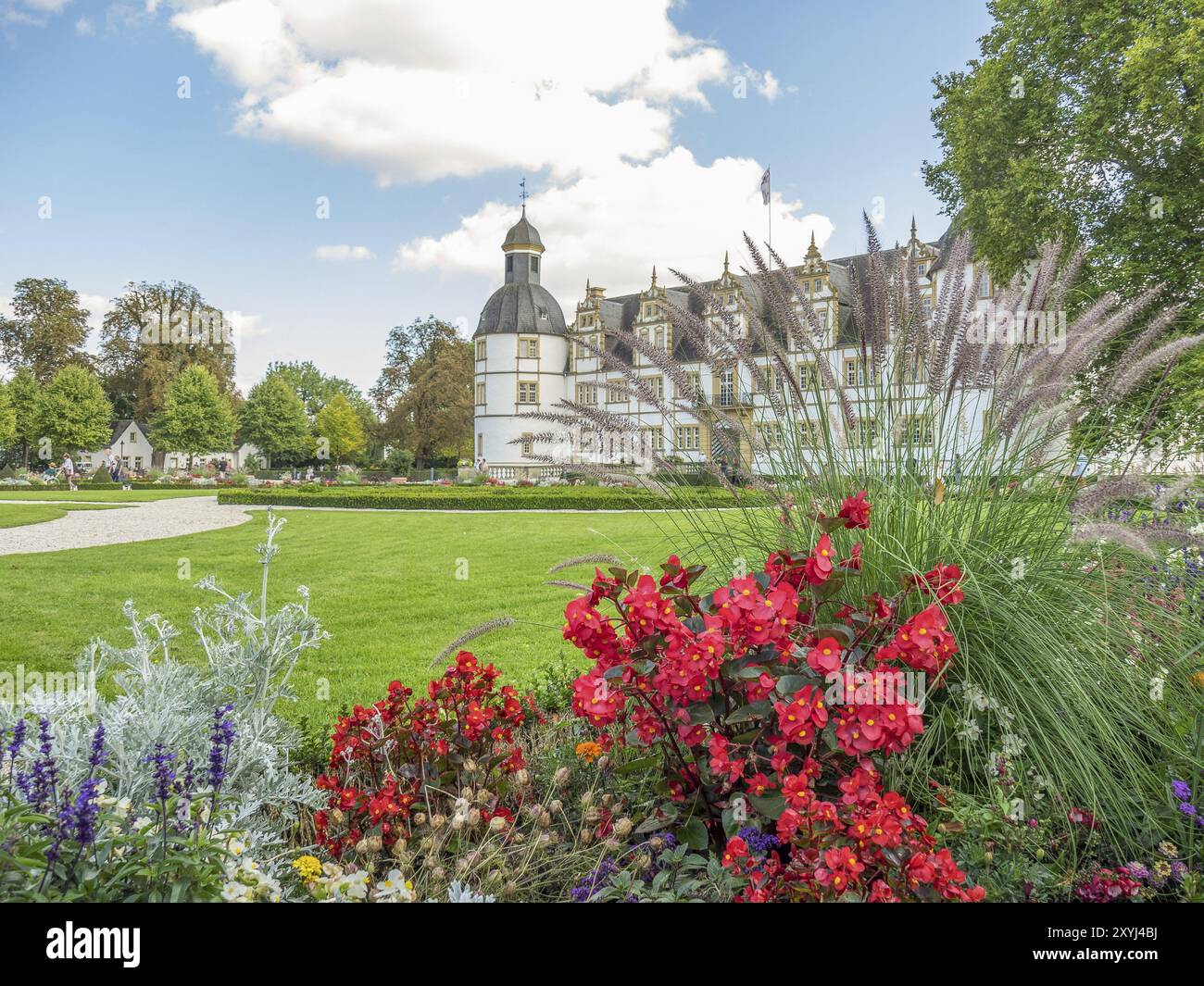 Expansive gardens hi-res stock photography and images - Alamy