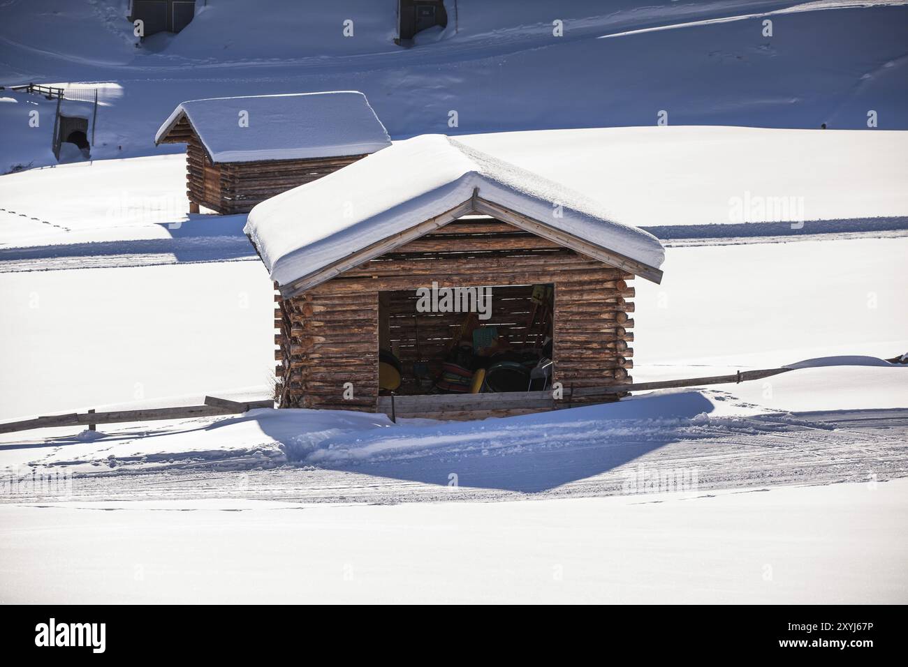 Snow covered little chalets hi-res stock photography and images - Alamy