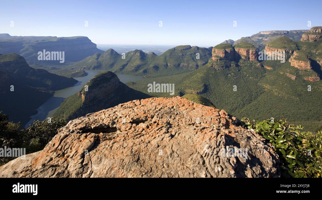 Round rock ledges hi-res stock photography and images - Alamy