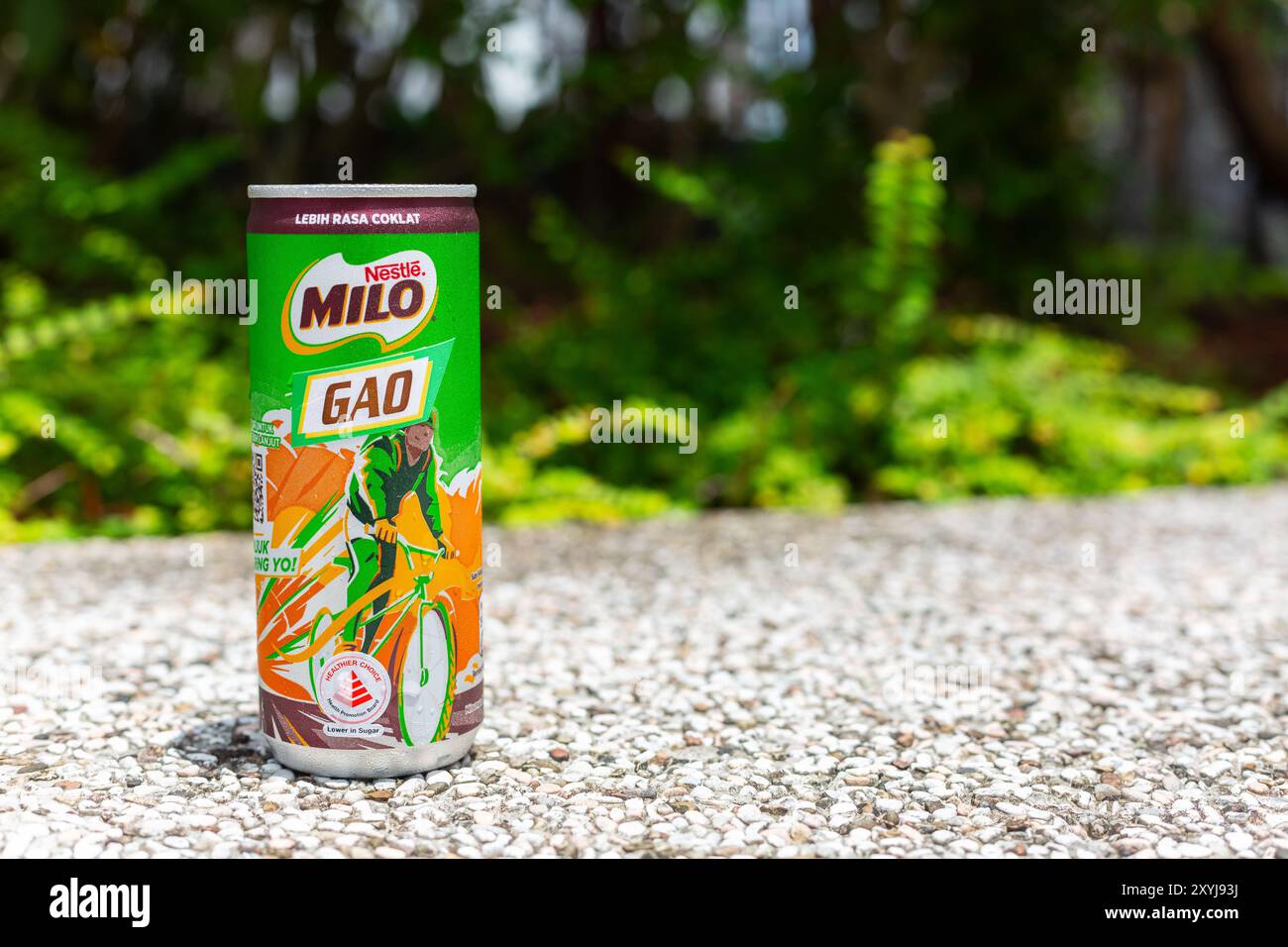 Can of Nestlé Milo Gao drink position on the seat, a thicker version of ...