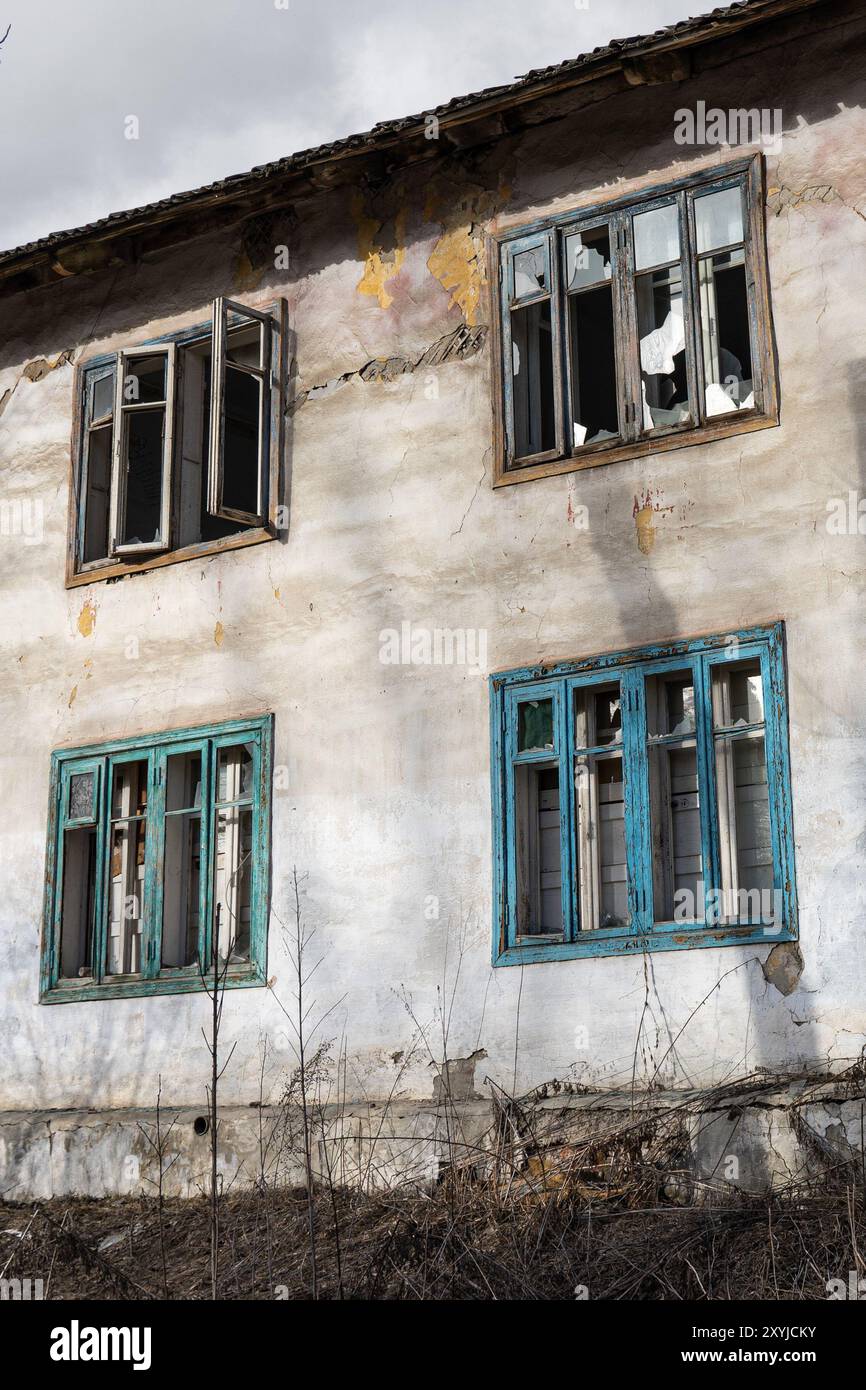 Window with broken glass in an old house Stock Photo - Alamy