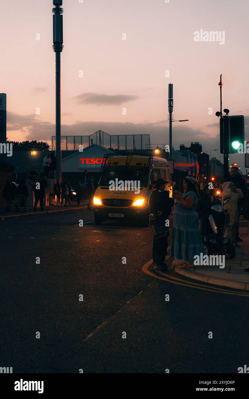 Riot police after the riots in Liverpool city centre Stock Photo - Alamy