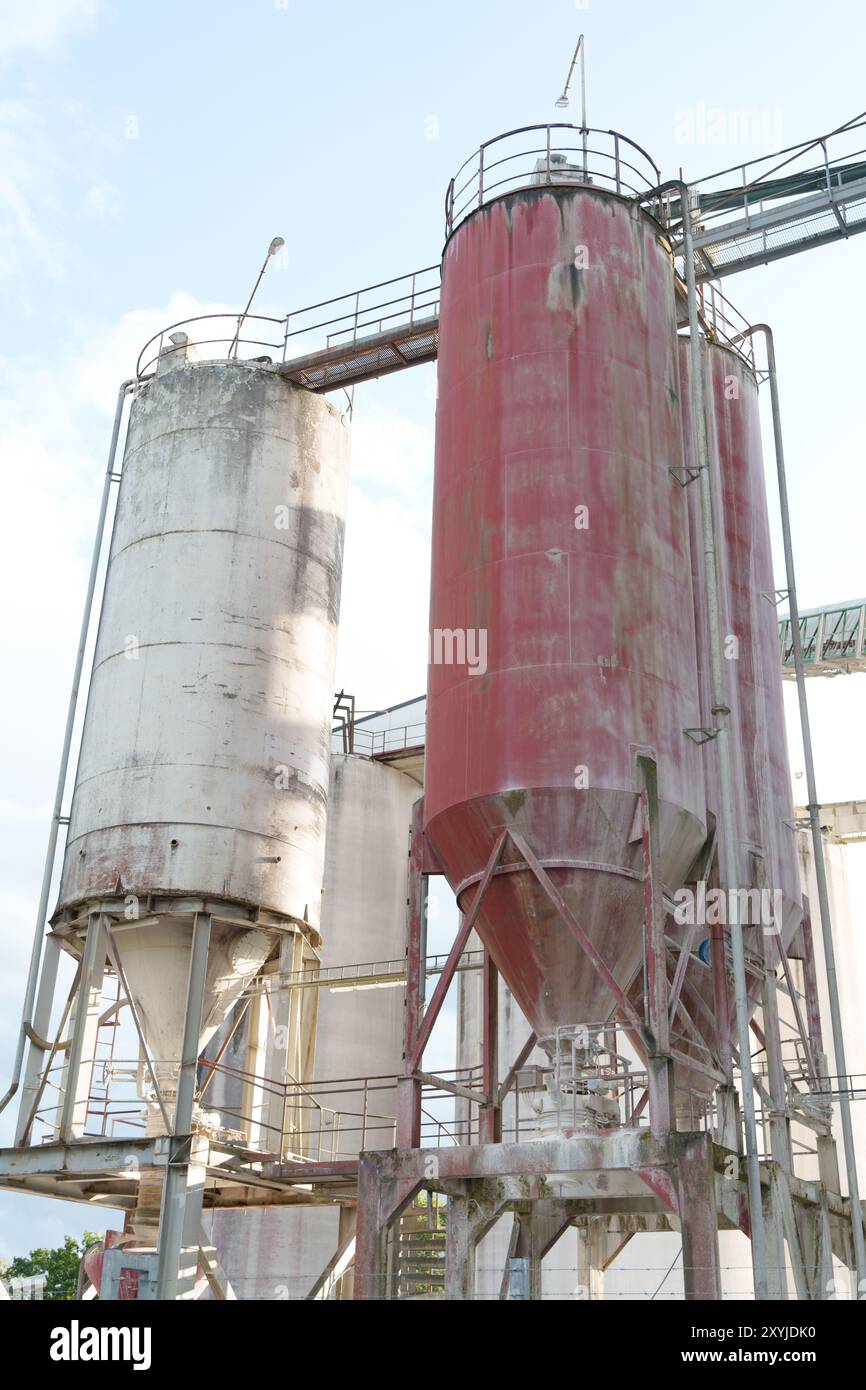 Industrial cylinders hi-res stock photography and images - Alamy