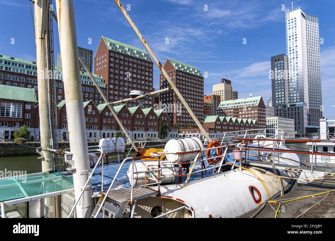 Warehouse-style residential buildings, ships in the Spoorweghaven, in ...
