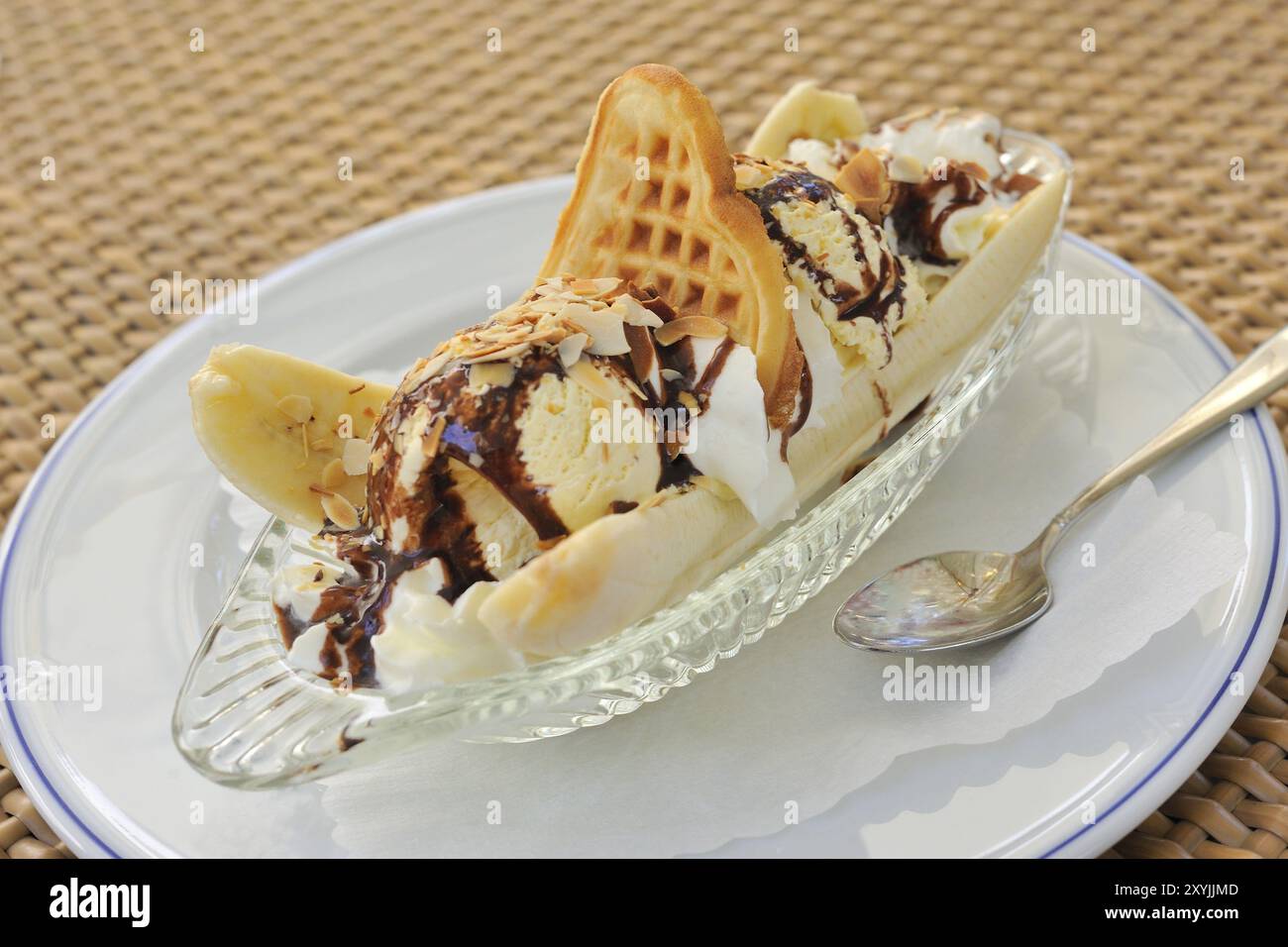 Banana split sundae.banana split sundae Stock Photo - Alamy