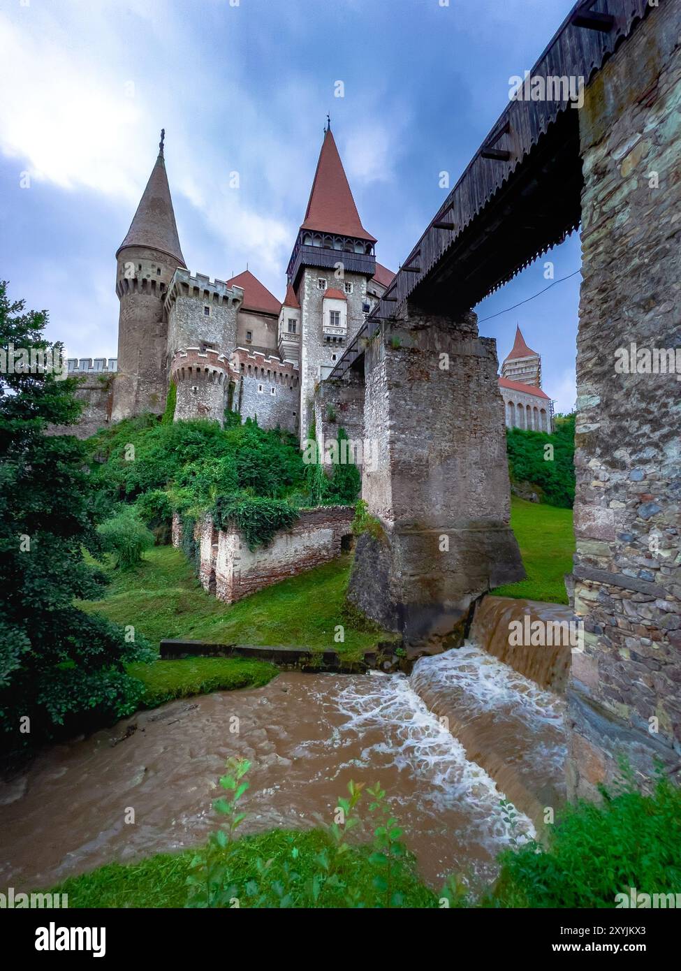 Corvin Castle (Castelul Corvinilor) or Hunyad Castle (Castelul ...