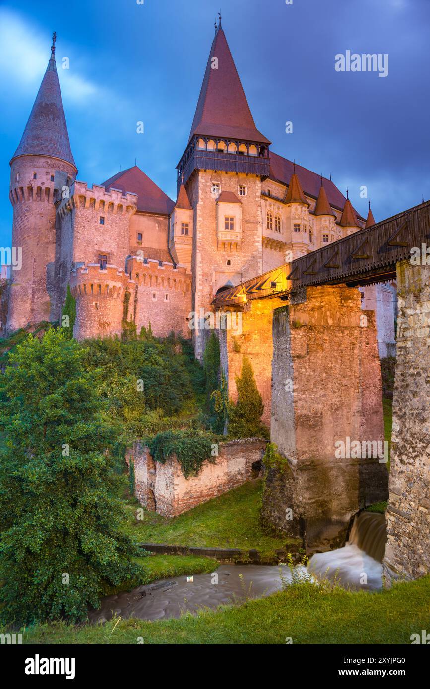 Corvin Castle (Castelul Corvinilor) or Hunyad Castle (Castelul ...