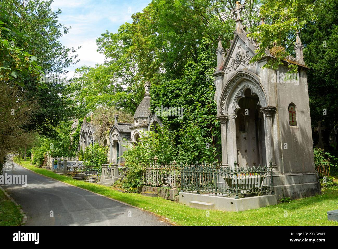 France old cemetery hi-res stock photography and images - Alamy