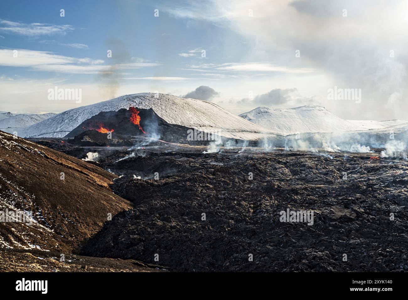 Volcan mt fagradalsfjall hi-res stock photography and images - Alamy