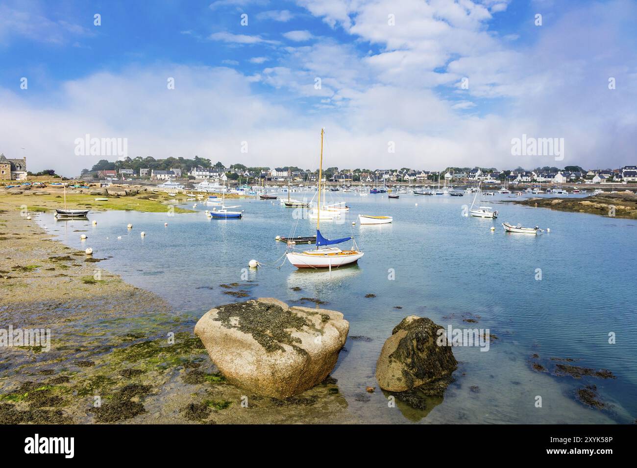 Brittany harbour in ploumanach hi-res stock photography and images - Alamy