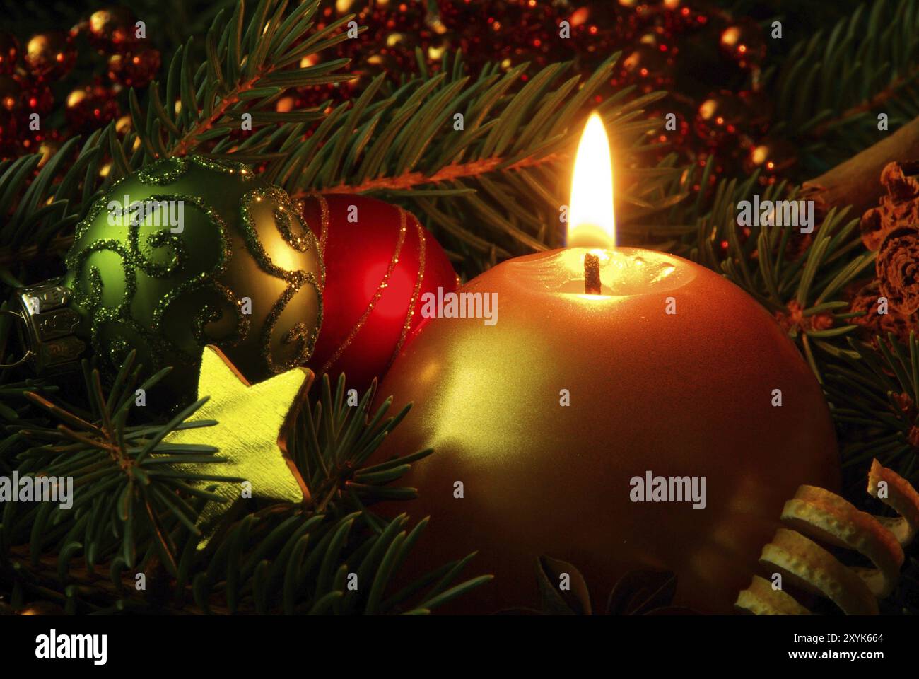 Advent flower arrangement, advent wreath Stock Photo - Alamy