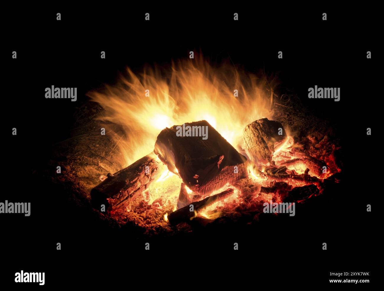 Fire embers black background hi-res stock photography and images - Alamy