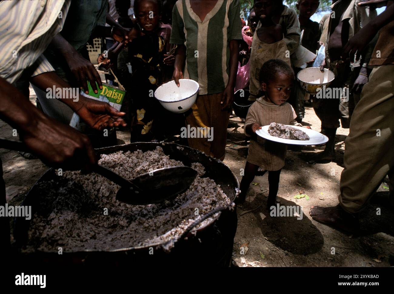 Starving people africa hi-res stock photography and images - Alamy