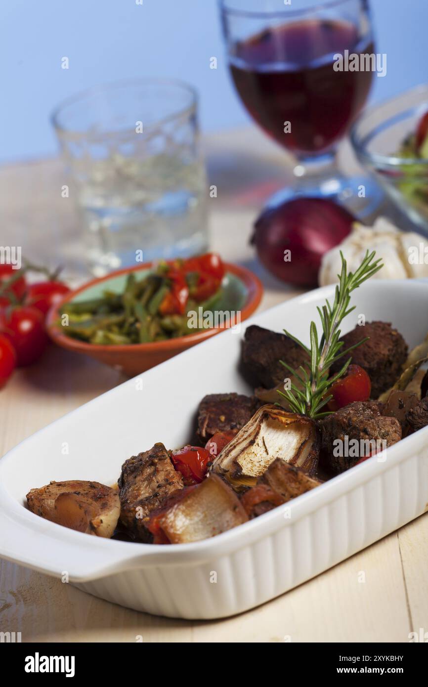 Greek stifado hi-res stock photography and images - Alamy