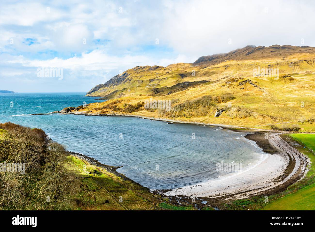 Beach secluded sand bay ocean hi-res stock photography and images - Alamy