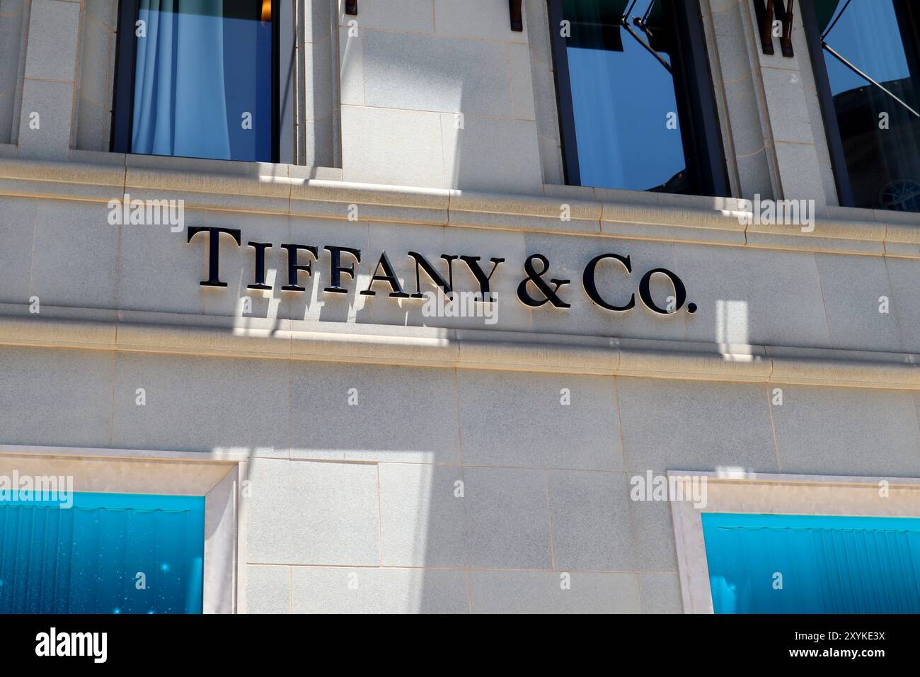 The tiffany co store on rodeo drive in beverly hills hi-res stock ...