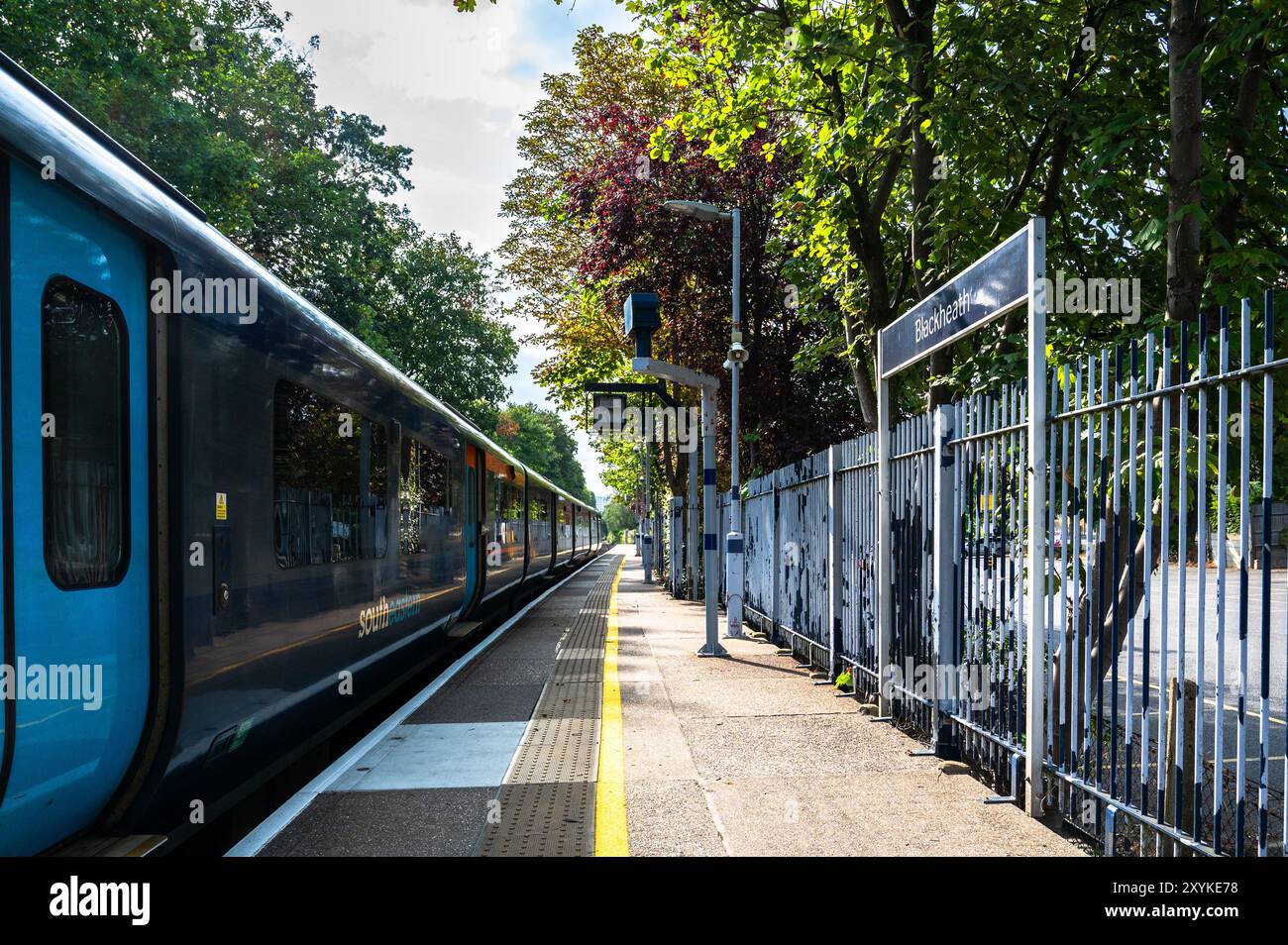 Southeastern passenger train hi-res stock photography and images - Alamy