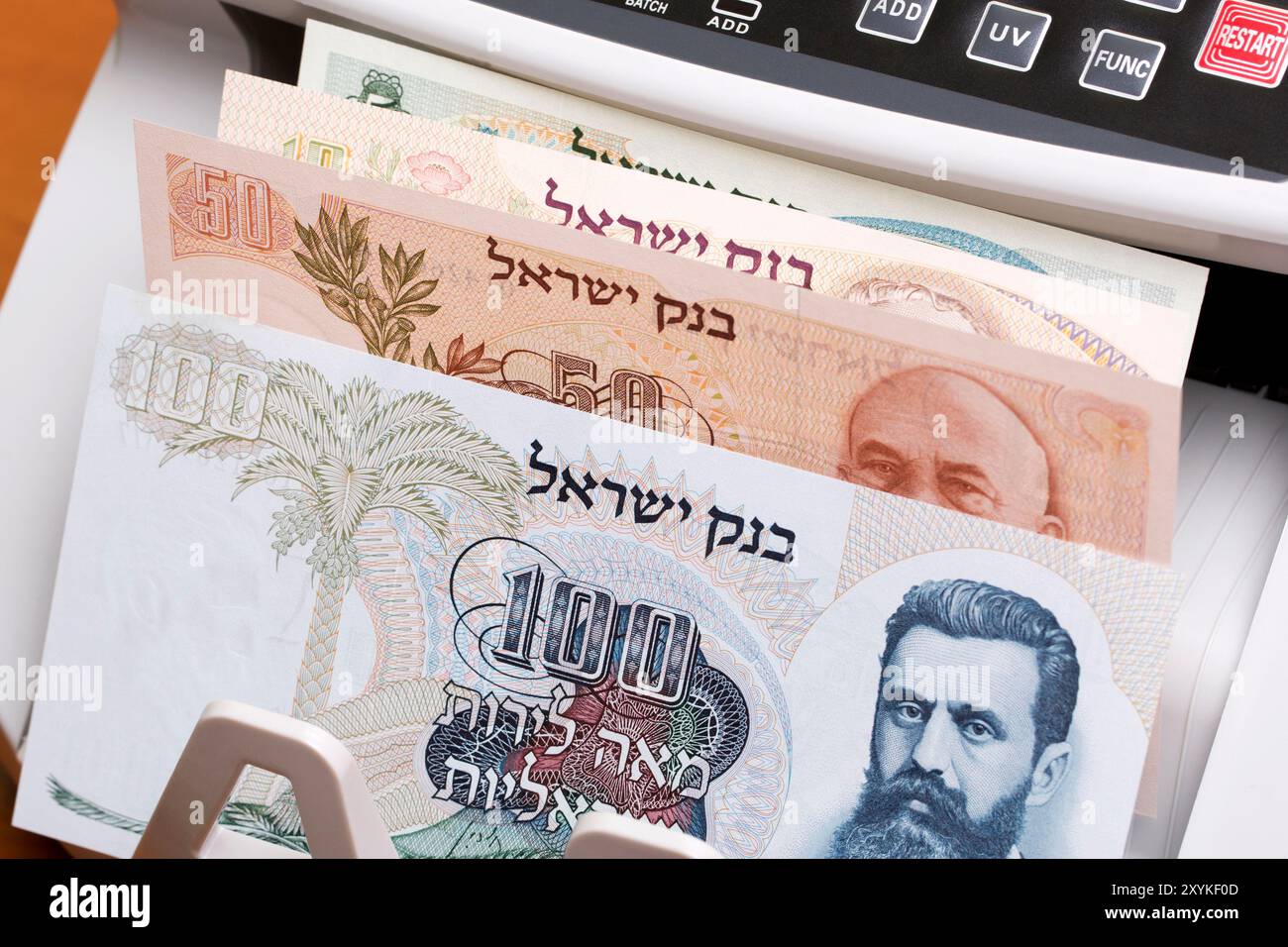 Pound money hi-res stock photography and images - Alamy