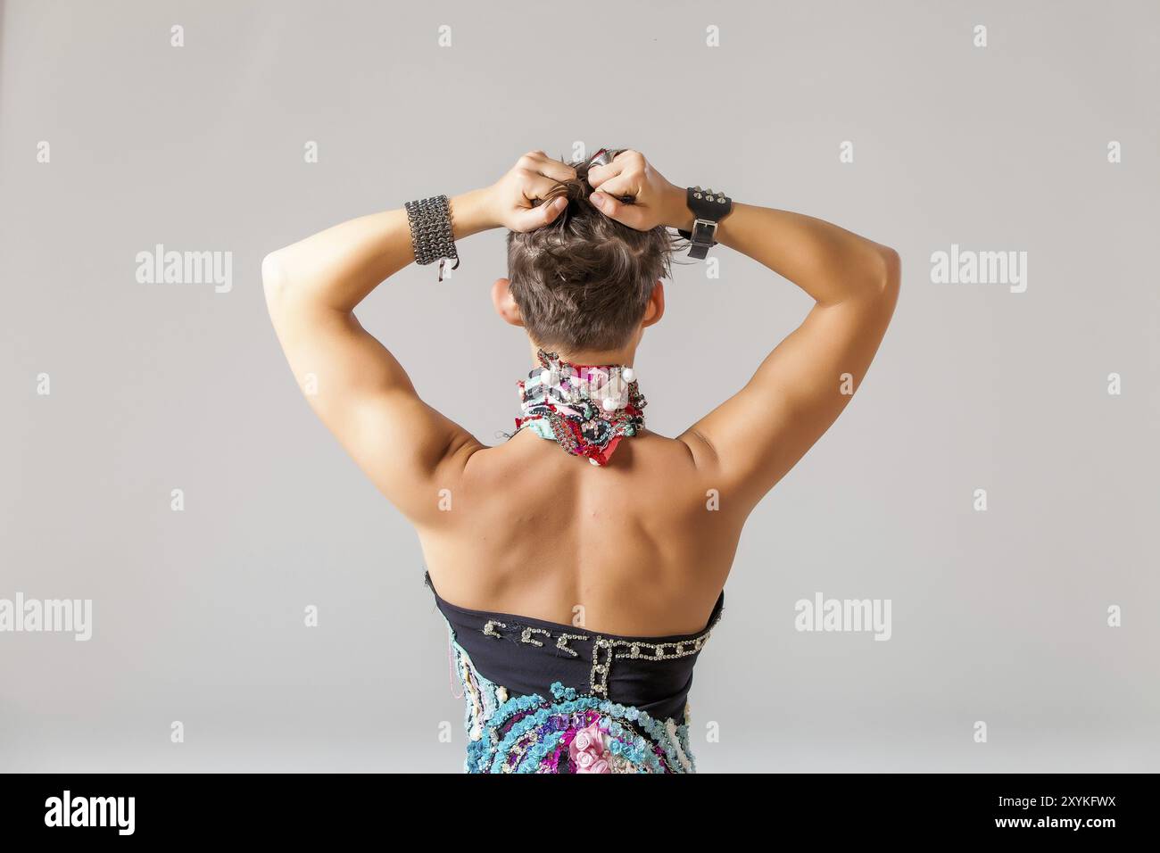 Back view female brunette hair hi-res stock photography and images - Alamy