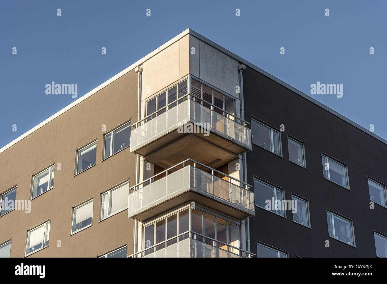 Multi dwelling house corner hi-res stock photography and images - Alamy