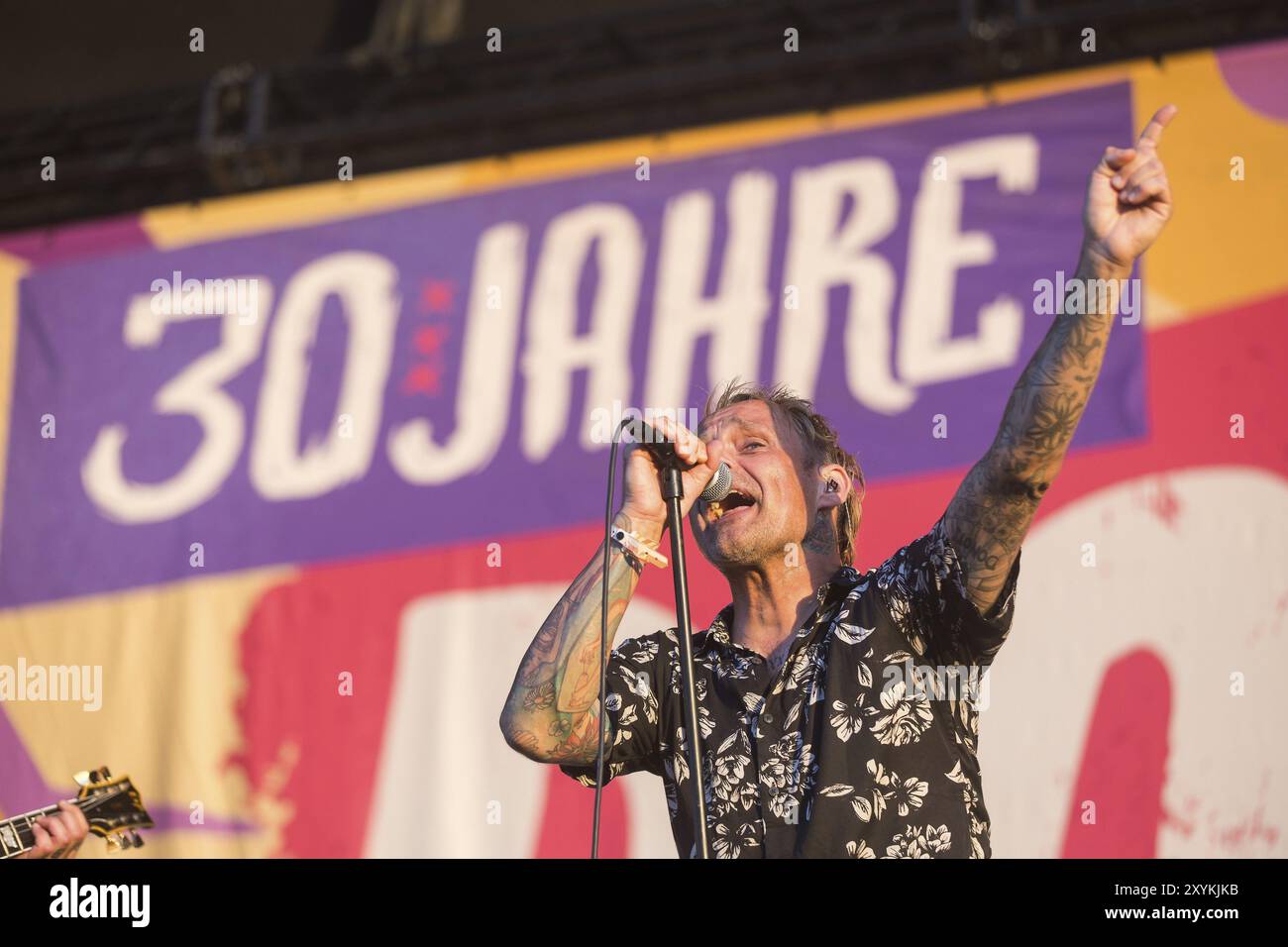 Donots singer hi-res stock photography and images - Alamy