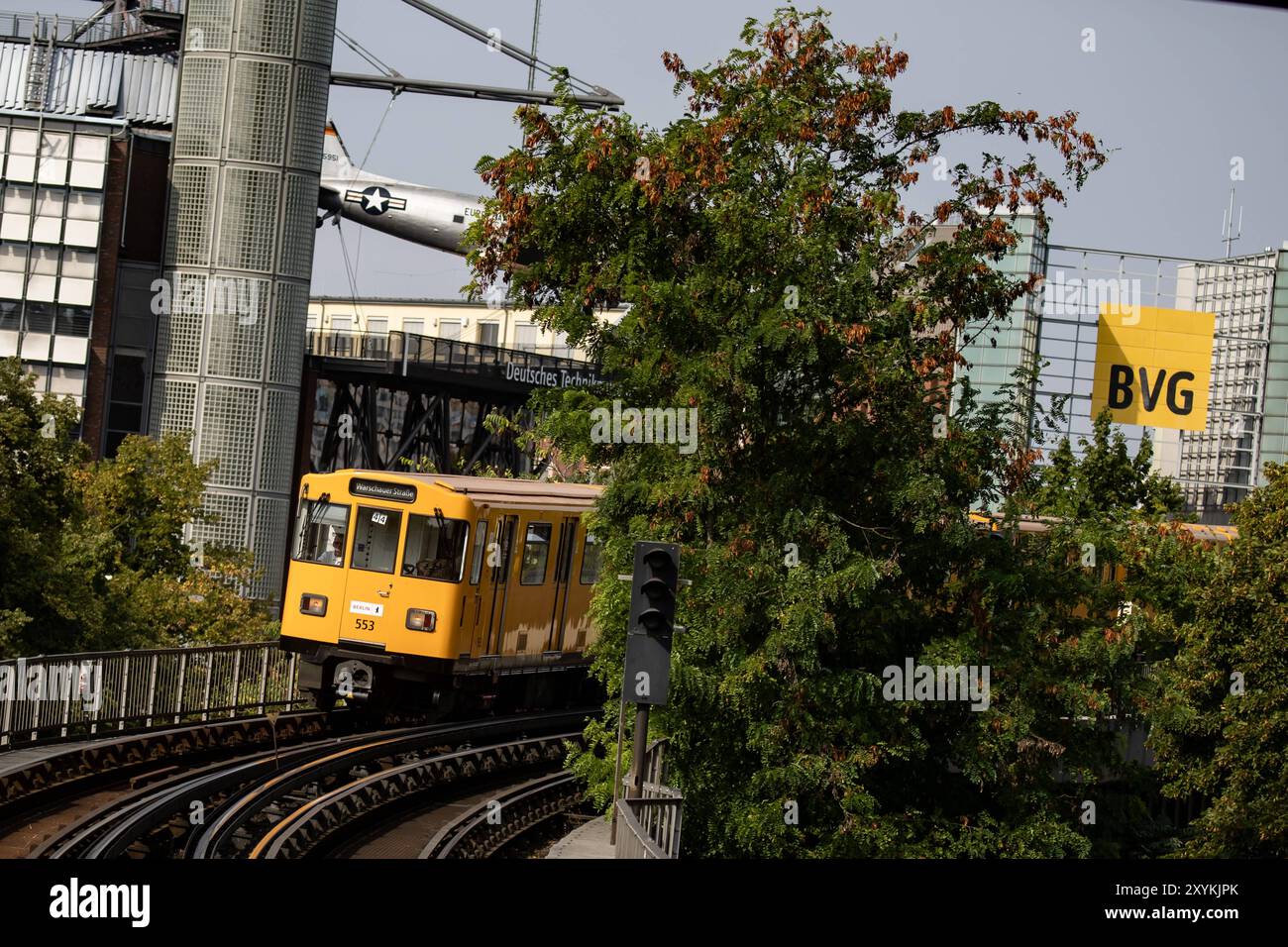 Ein Zug der Linie U1 in Richtung Warschauer Strasse in Berlin am 30 ...