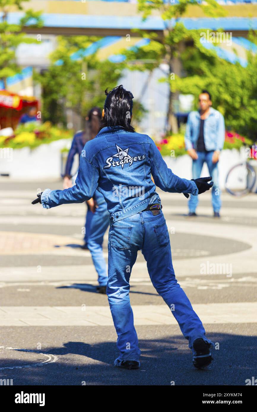 Mens hair 50s hi-res stock photography and images - Alamy