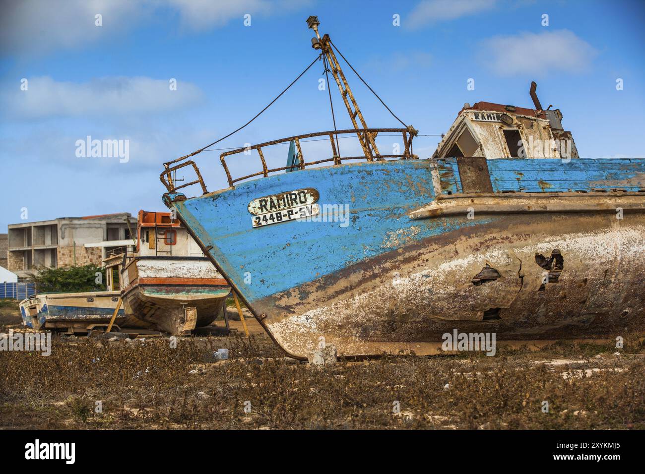 A broken ship lies on the beach Stock Photo - Alamy