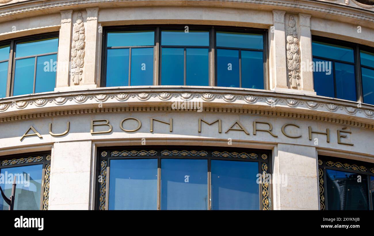 Sign on a Bon Marché building. Le Bon Marché, formerly called 'Au Bon ...
