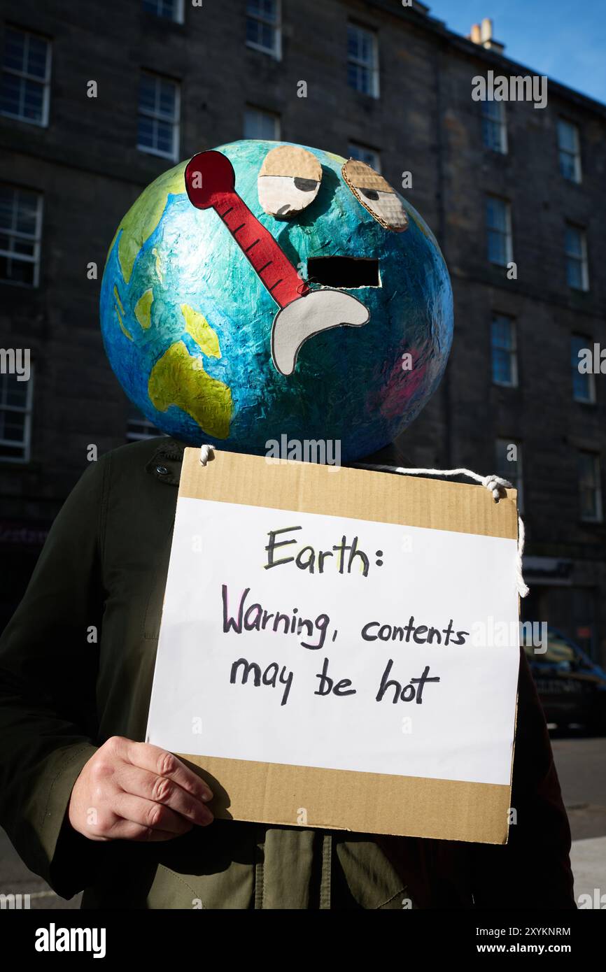 Edinburgh Scotland, UK 30 August 2024. Protester gather outside the SNP ...