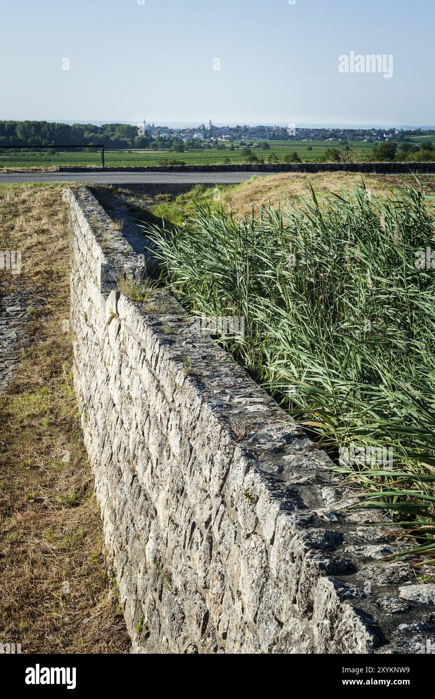 Church between roads hi-res stock photography and images - Alamy