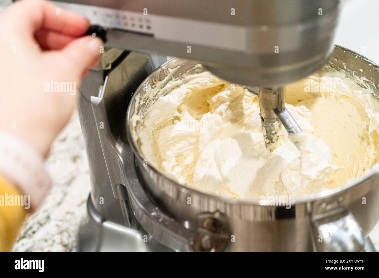 Whipped cream stand mixer hi-res stock photography and images - Alamy