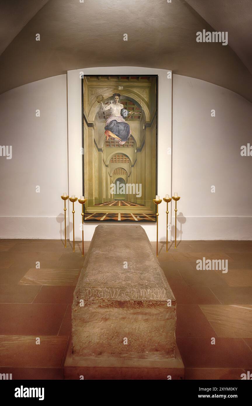 Interior view, sarcophagus with the bones of the three Franconian ...