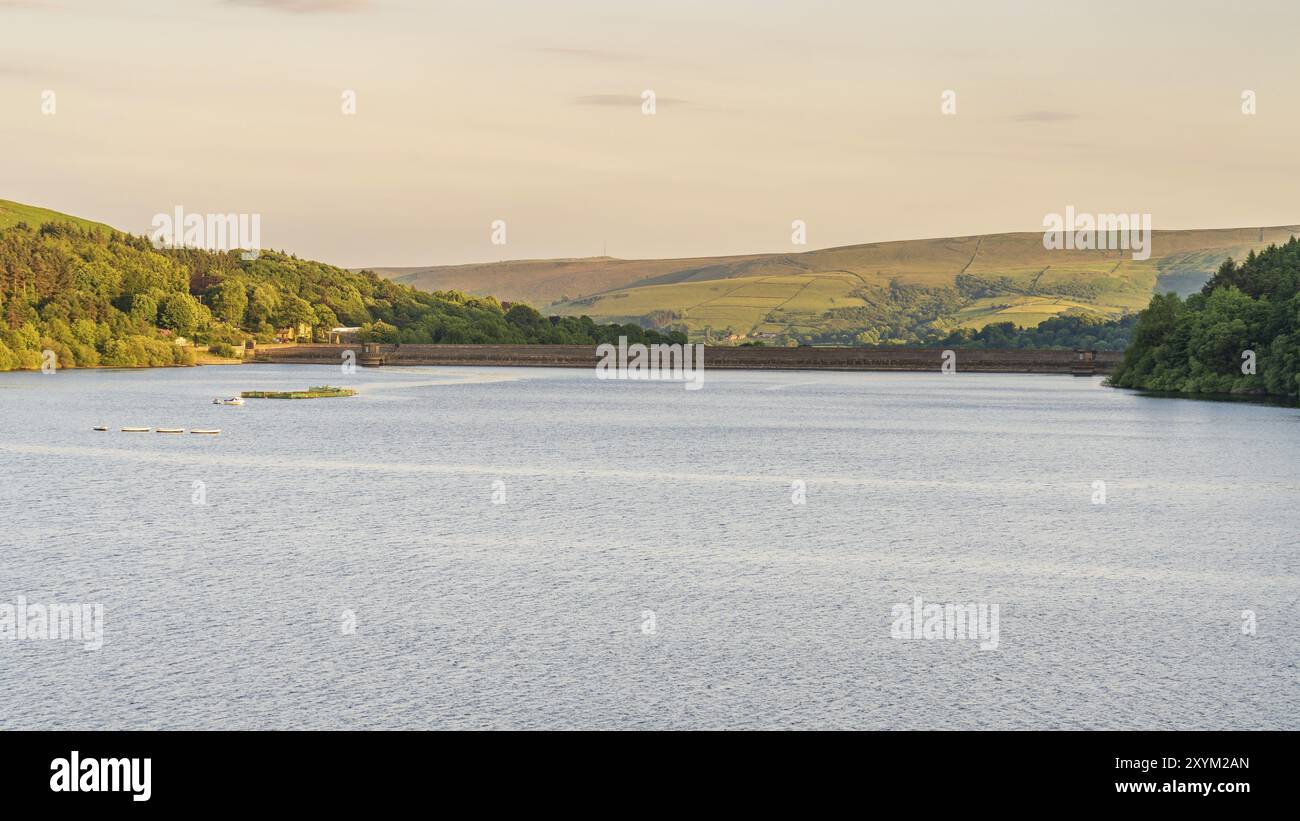 Evening light over the Peak District at the Ladybower Reservoir near ...
